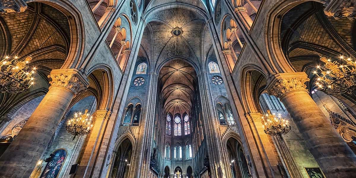 Reconstruyendo la catedral de Notre-Dame por Elizabeth Lev